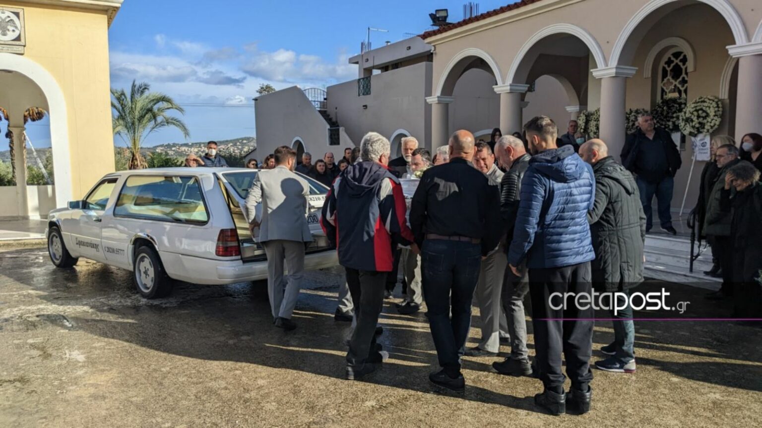 Ανείπωτος θρήνος στην κηδεία της 21χρονης Έμμας που παρασύρθηκε από ...