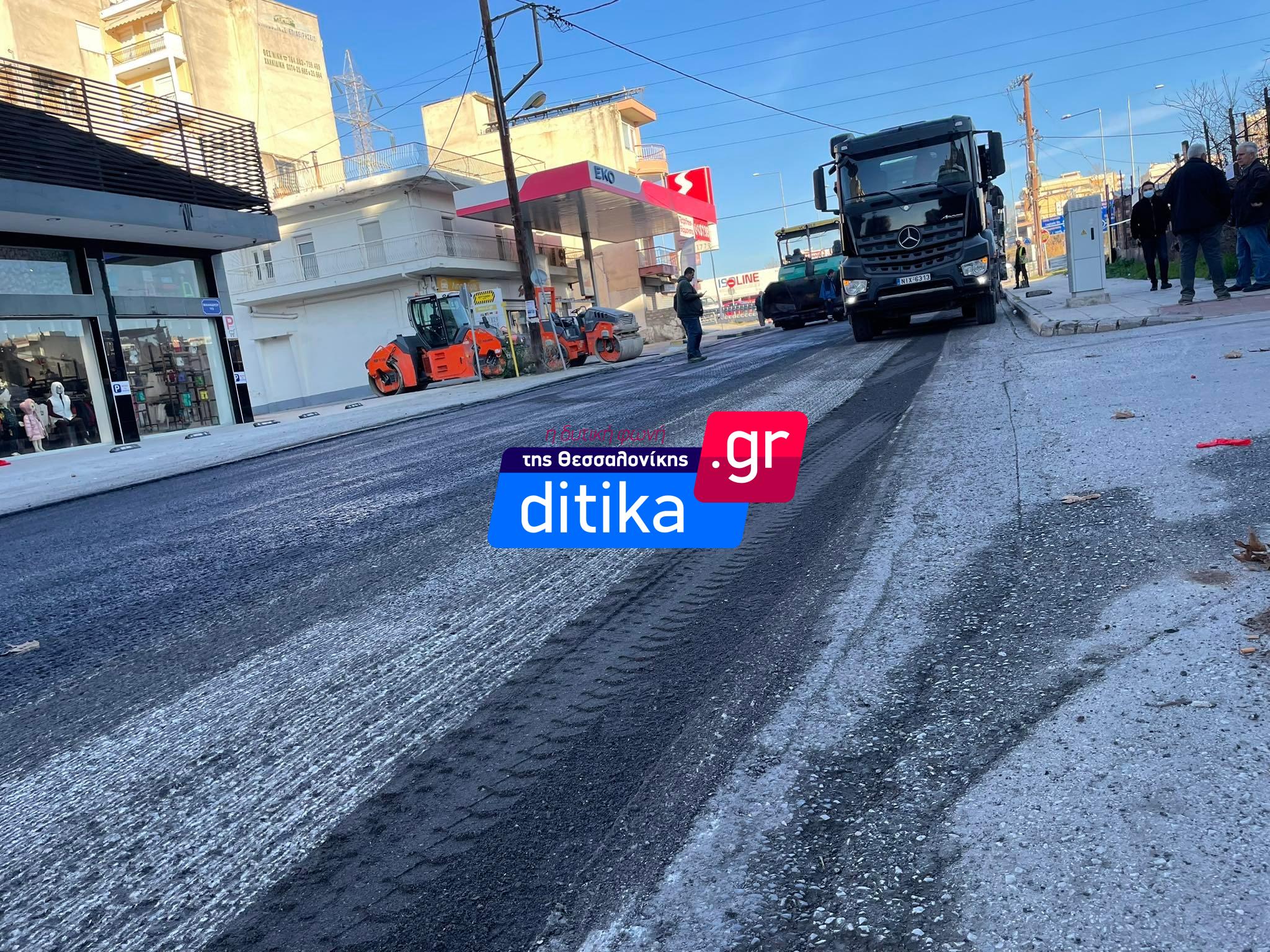 Εύοσμος: Ξεκίνησαν οι εργασίες ασφαλτόστρωσης στην οδό Καραολή ...