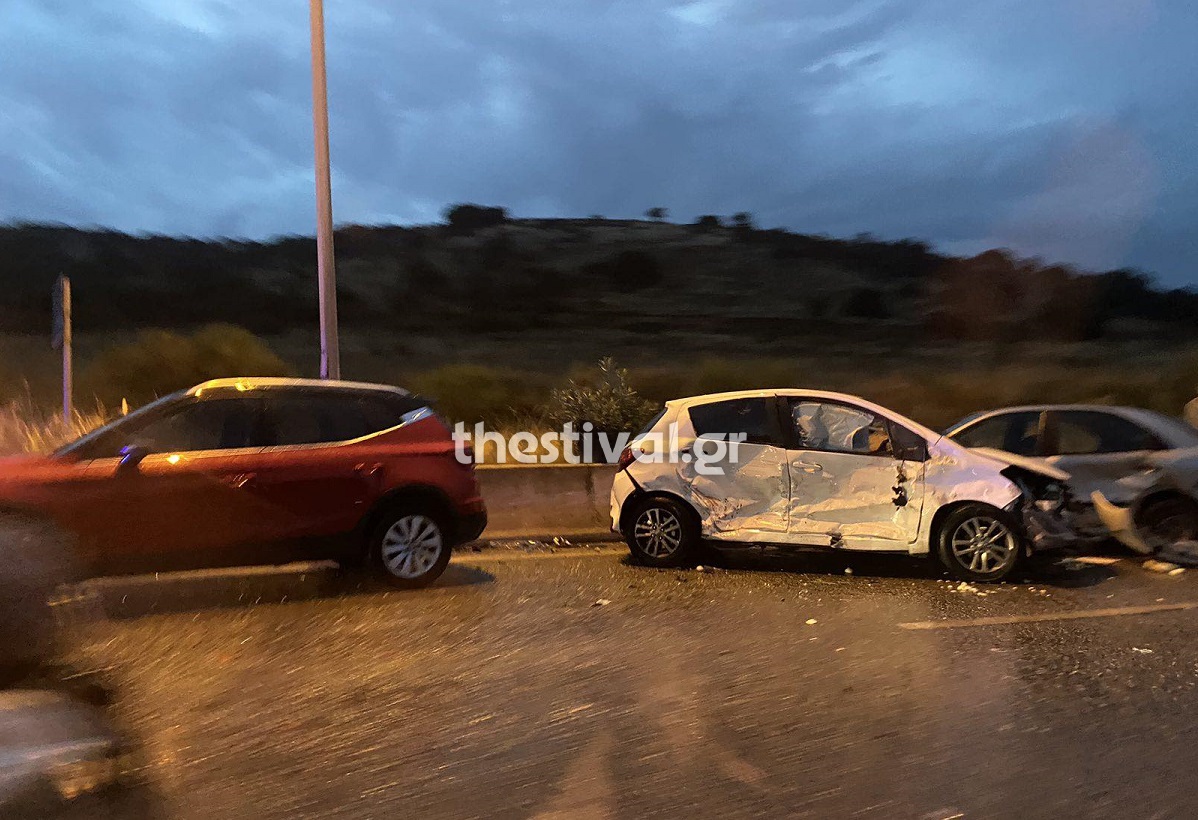 Θεσσαλονίκη: Καραμπόλα 4 αυτοκινήτων με 3 τραυματίες στην εξωτερική ...