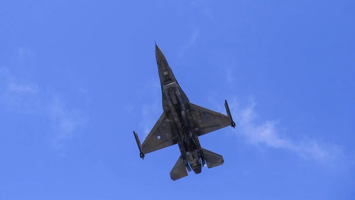Θεσσαλονίκη: Σήμερα το μεσημέρι η δοκιμαστική πτήση του F-16 Ζεύς ...
